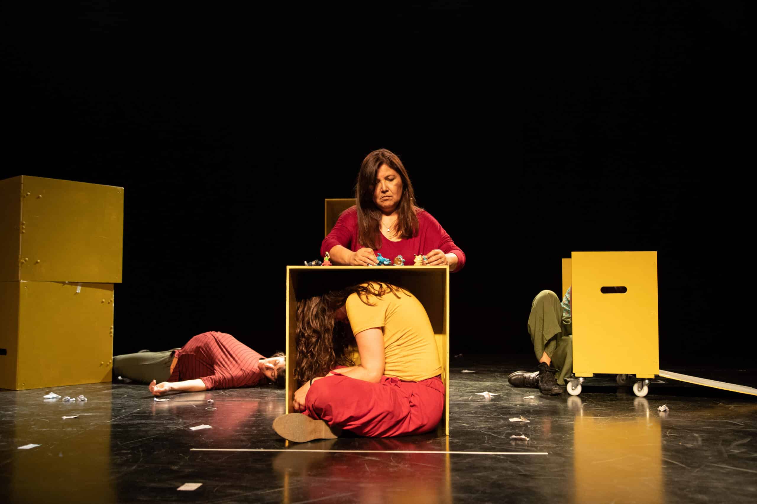 Megáfonas - Instituto Nacional del Teatro